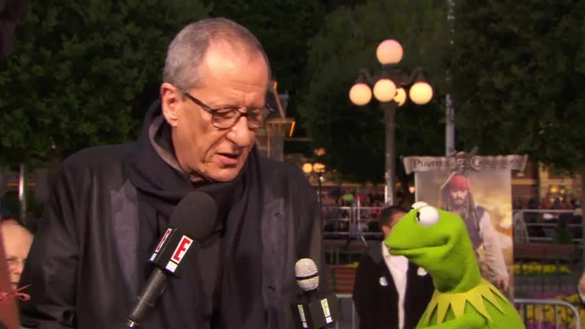 Kermit The Frog meets the stars on permire video - Pirates Of The ...